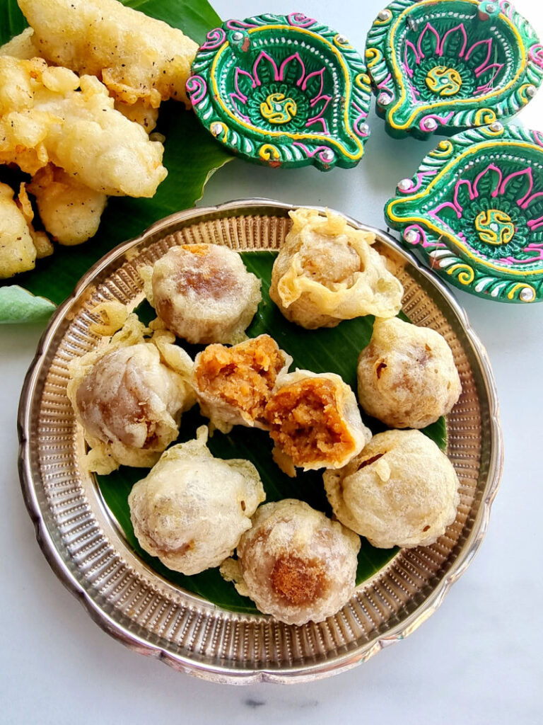 சோமாஸ், How to make Crispy Sweet Somas, TamilNadu Diwali Special Sweet ...